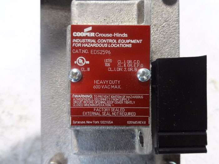 COOPER CROUSE-HINDS EXPLOSION PROOF SIDE OPERATED PUSH BUTTON STATION ...