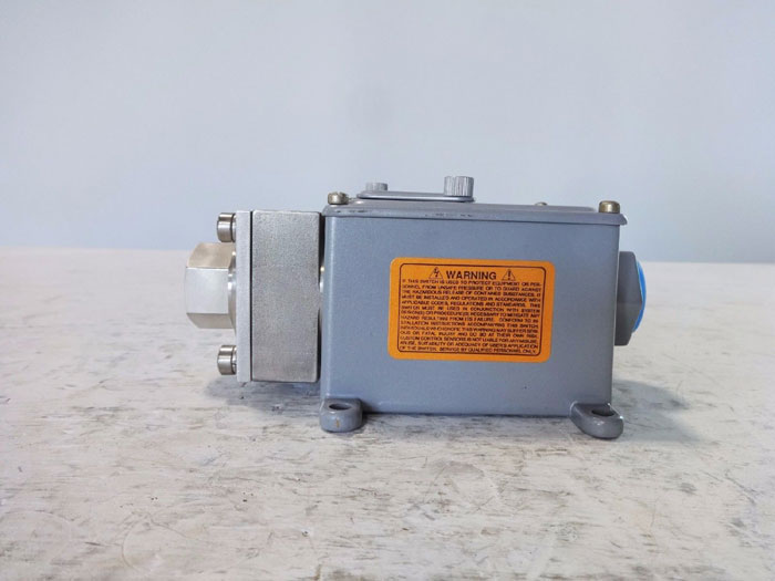 CCS Custom Control Sensors 750 PSIG Pressure Switch 604GZM1