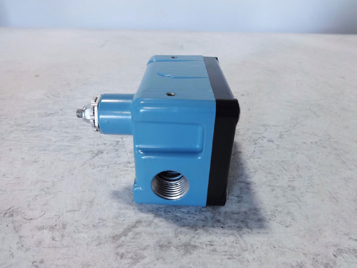 HONEYWELL MICRO SWITCH EXPLOSION PROOF SNAP SWITCH EXA-AR20