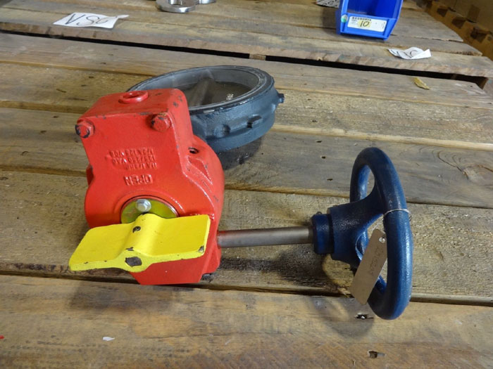 NIBCO 6" WAFER BUTTERFLY VALVE WITH GEAR OPERATOR WD-3510-4