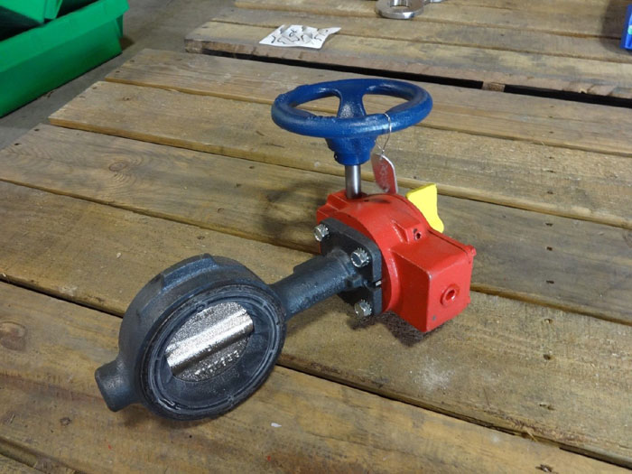 NIBCO WAFER STYLE 3" BUTTERFLY VALVE WD-3510-4 WITH GEAR OPERATOR
