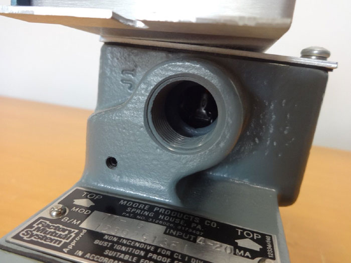 MOORE TRANSDUCER 77-16 WITH ACROMAG PNEUMATIC TRANSMITTER 160T-FM-1