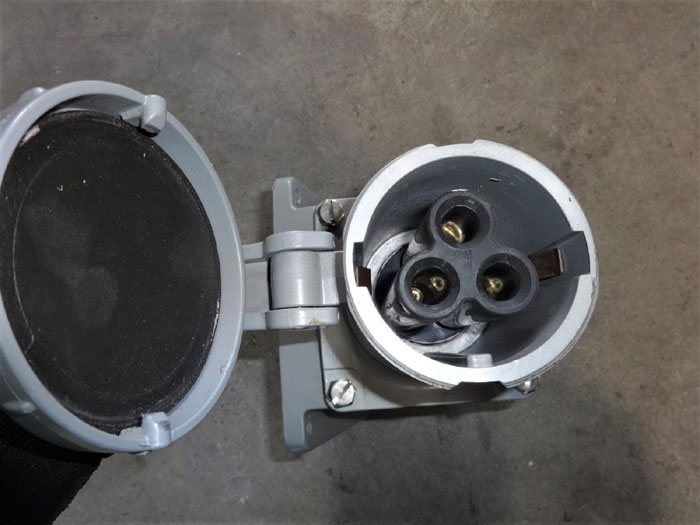 HUBBELL KILLARK PIN & SLEEVE RECEPTACLE PLUG VR1031