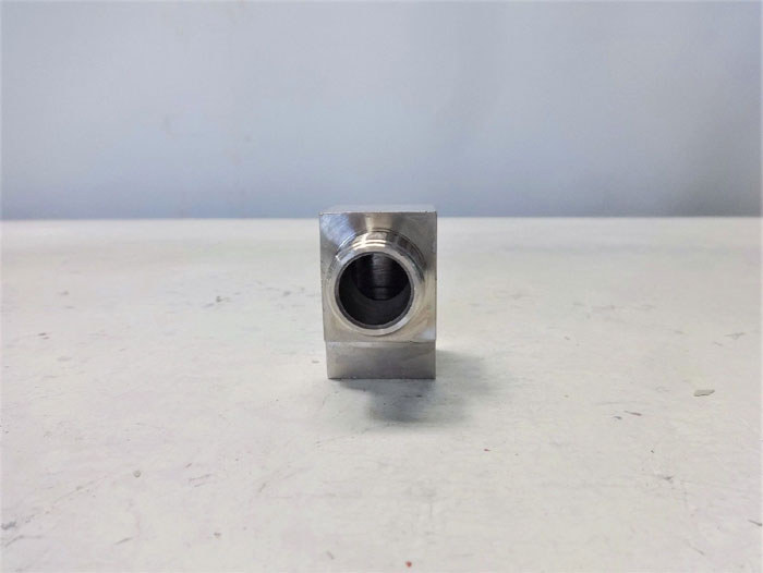 LOT OF (2) EATON REDAPT AR-D SERIES 90 DEGREE ADAPTER M20