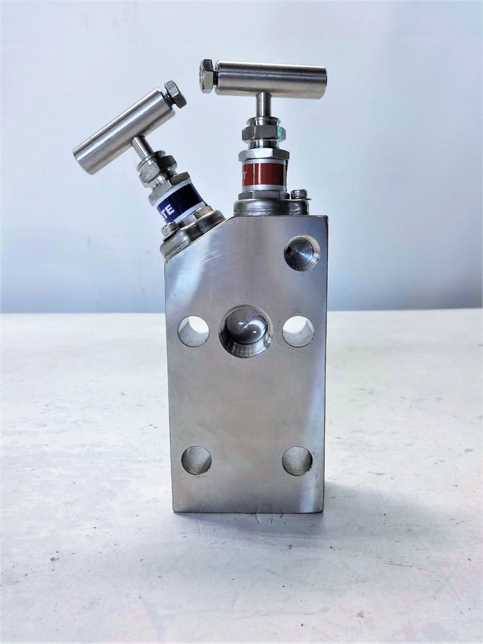 ROSEMOUNT C30541-2124-0000 STAINLESS STEEL INTEGRAL MANIFOLD VALVE