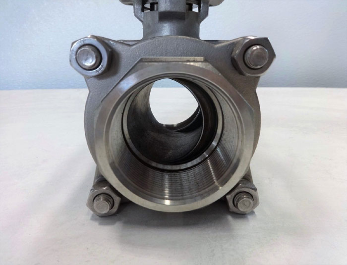 2" NPT 3-PIECE FULL PORT THREADED BALL VALVE, CF8M, 1000 WOG, OVAL HANDLE