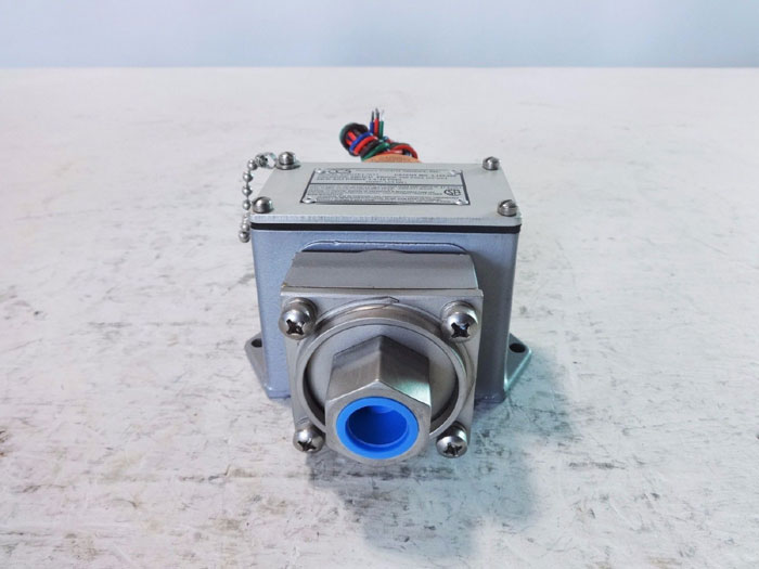 CUSTOM CONTROL SENSORS PRESSURE SWITCH 646GZE1-7011