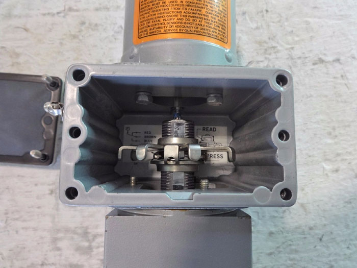 CUSTOM CONTROL SENSORS PRESSURE SWITCH 646GZE1-7011